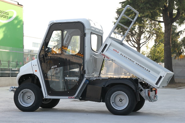 Transportfahrzeuge mit pritsche