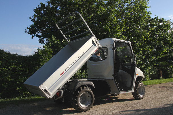 Transportfahrzeuge mit pritsche